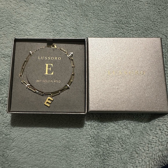 Lussoro | Jewelry | Nib Lussoro 8kt Gold Plated Letter E Bracelet ...